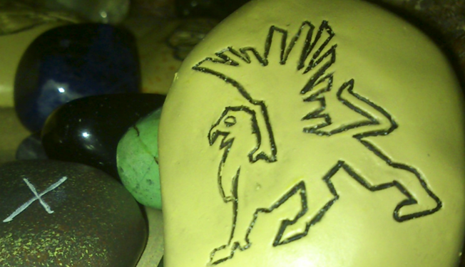 The Griffin and the Keythong – The Mansionic Perspective